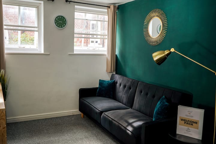 Apartment With Parking In Central Canterbury - Canterbury