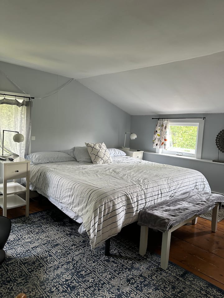 Farmhouse Private Bedroom & Bath - Shelburne, VT