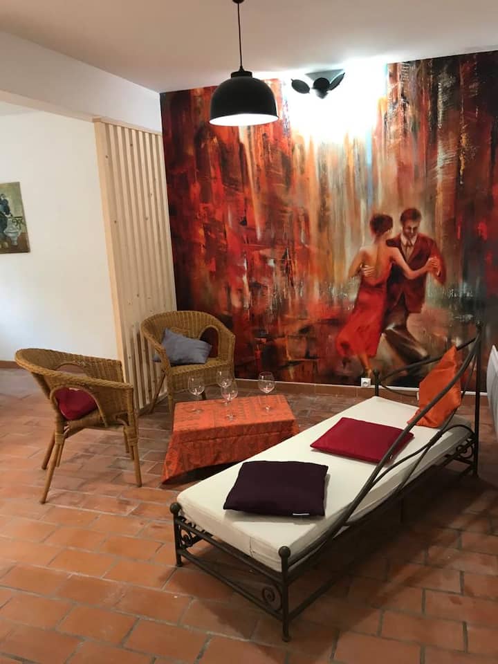 Charmant Appartement Rénové - Lambesc