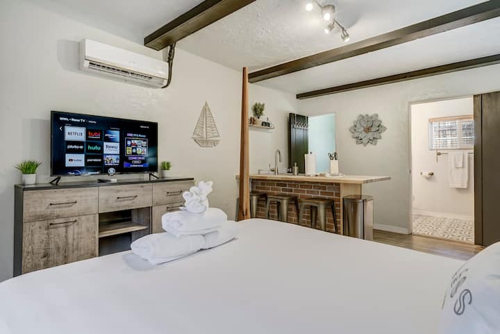 The San Ayre Court Studio - Manitou Springs, CO