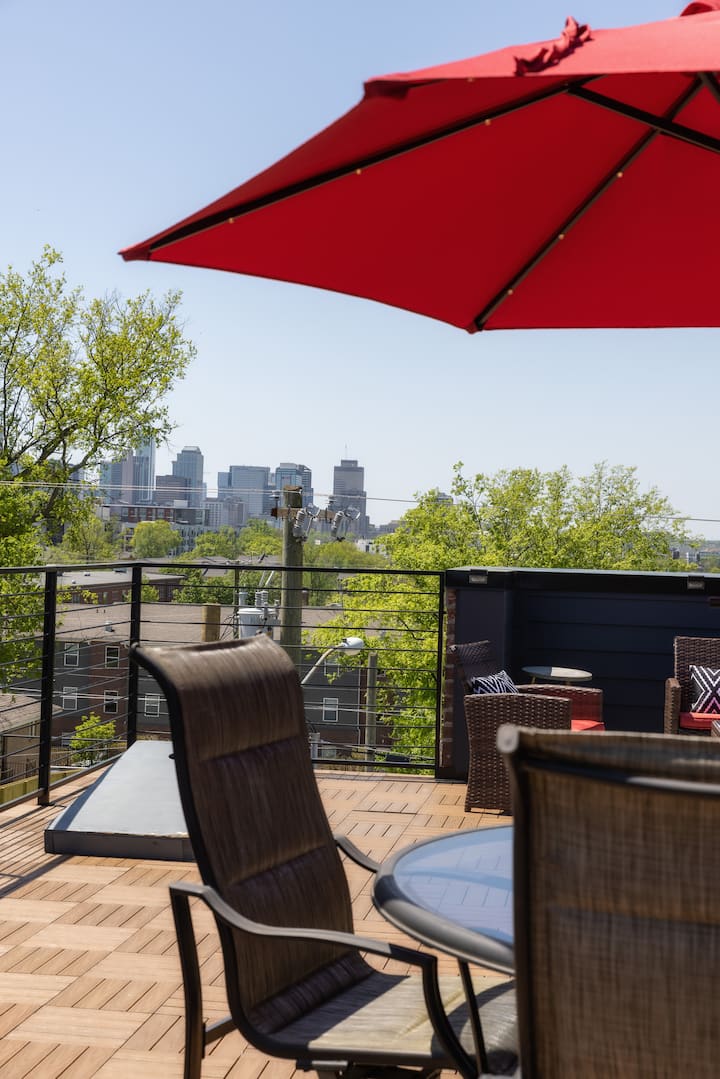 Two Condo Combo*8 Bedrooms! Sleeps 22! East Nash! - Tennessee