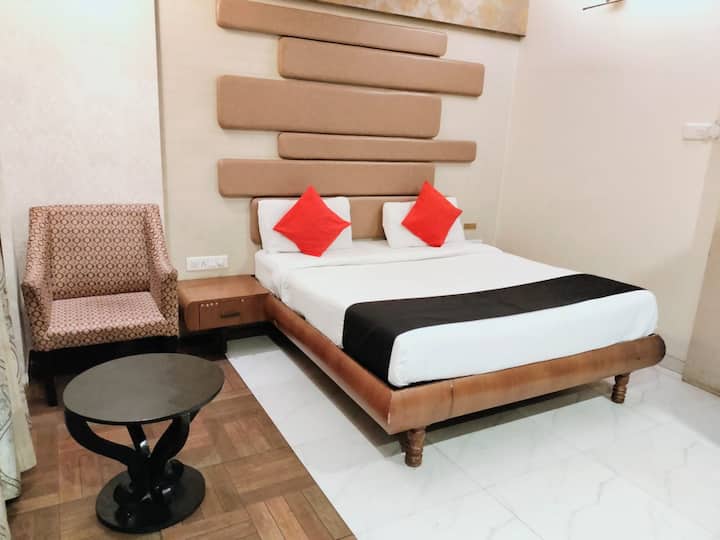 Sai Dharam Deluxe Ac Room - Shirdi