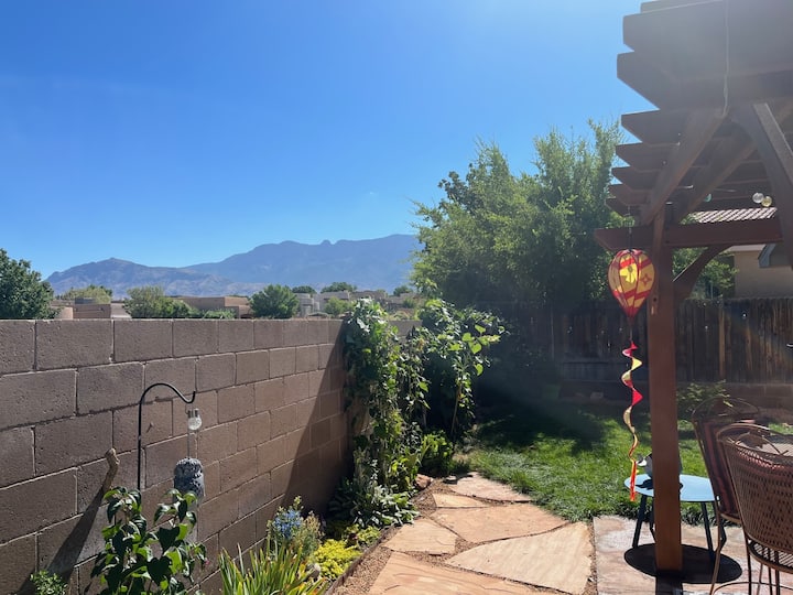 Balloon Fiesta View & Cozy Charm - Rio Rancho, NM