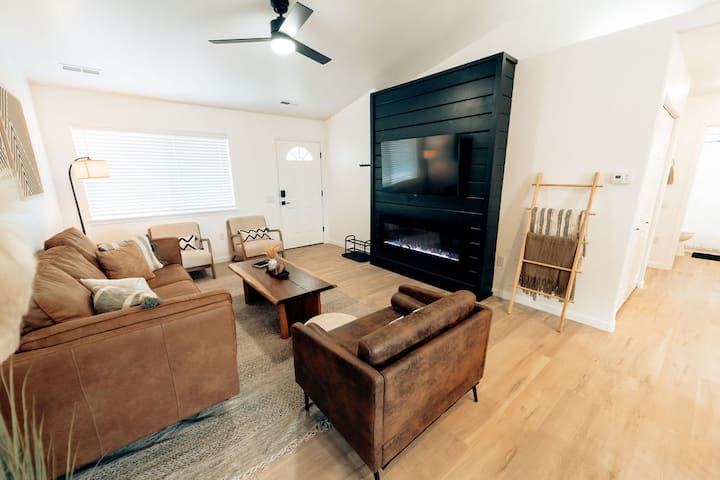 Cozy At The Canyon - Steps From Route 66 - Williams, AZ