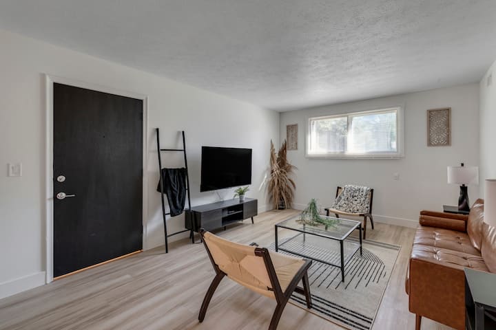 Prime Location! Hgtv Design! - Omaha, NE