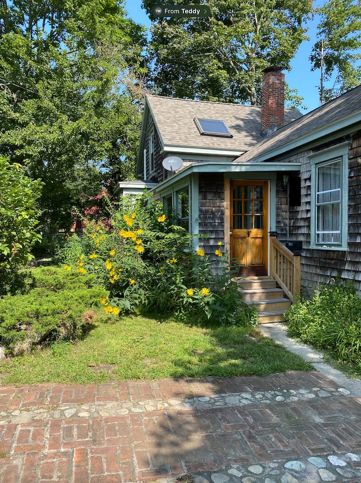Cozy Historical Home - New Bedford, MA