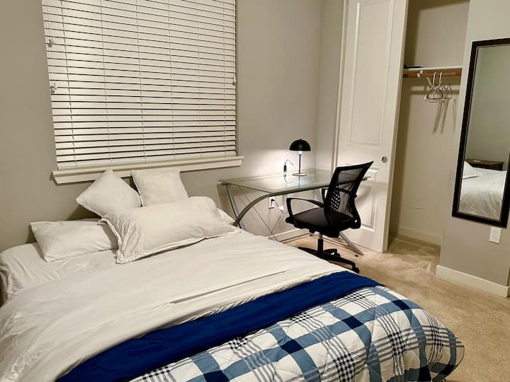 Nice Quite And Safe Room(unit 3) - Hollister, CA
