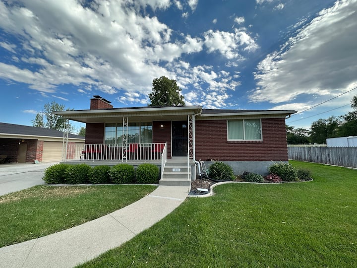1970s Farmhouse Near Ski-areas & City Centers - West Jordan