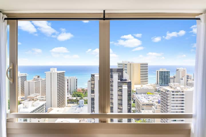 36th Flr 1br Condo With Breathtaking Skyline View - Honolulu, HI