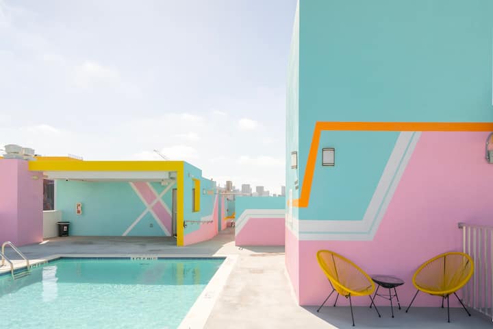 New Condo In Heart Of Wynwood With Rooftop Pool - Miami, FL