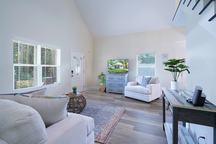 Cozy Beach Cottage-amelia Island - American Beach, FL