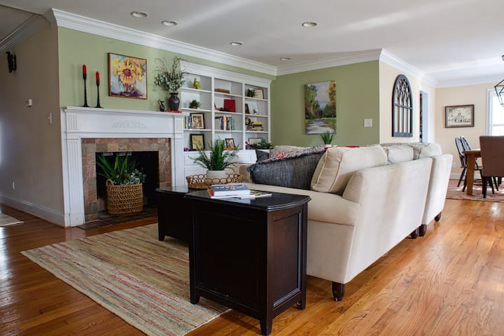 Two Bedrooms, One Bath Upstairs In Owner’s Home - Fayetteville, NC
