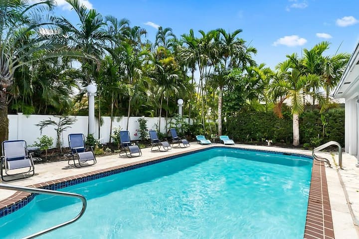 Kosher Modern 6-bedroom House With Heated Pool - Hollywood, FL