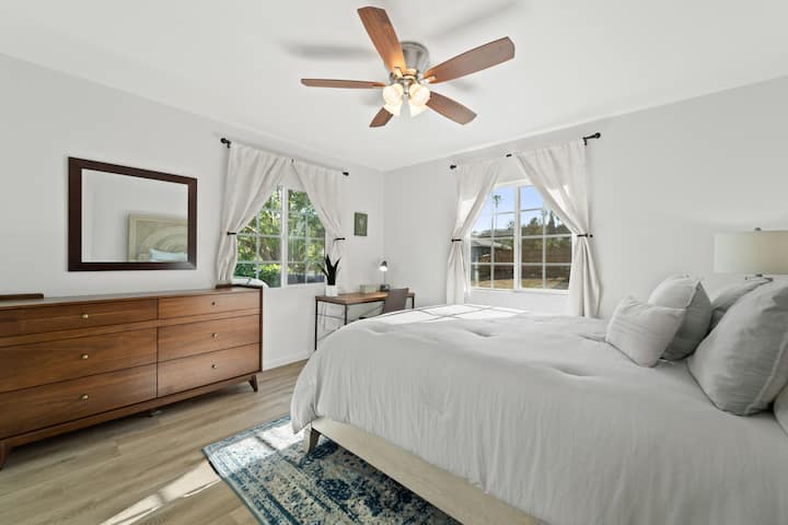 Home Near Village * Fenced Backyard + Deck * Pets! - La Mesa, CA