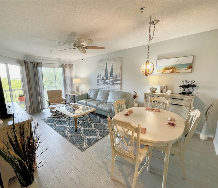 Lovely Two Bedroom Condo - Holmes Beach, FL