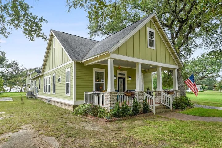 Bon Temps Beach House-steps To Beach-pet Friendly - Gulfport, MS