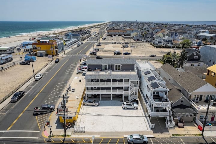 3 Bedroom Beach Block Steps To Boardwalk, Dining - Lavallette, NJ