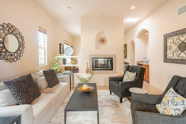 The 1st Place - 5 Bedroom Home Next To U Of A. - Tucson, AZ