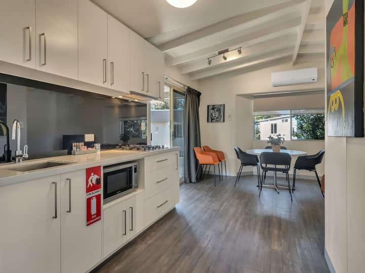 Banksia 2 Bedroom Cabin - Point Lonsdale