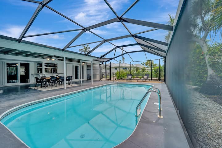 Luxe Paradise Escape On A Canal In Fort Myers! - Sanibel, FL