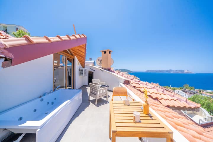 Bella Full Deniz Manzaralı Jakuzili Stüdyo - Kaş