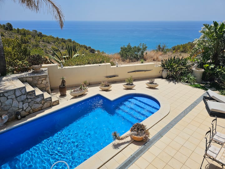 Seaside Bliss Villa - Sitges