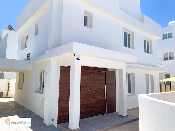 Villa Orash (Heated Pool) - Larnaca
