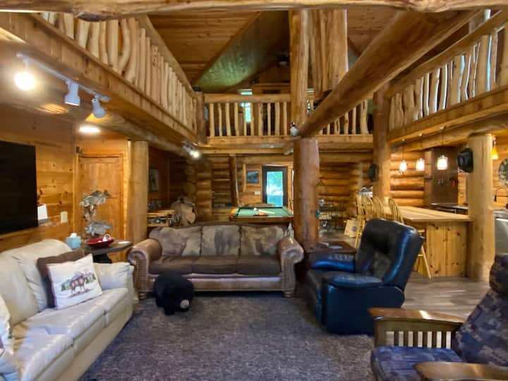 Beautiful Log Cabin In The Trees. - ミネソタ州