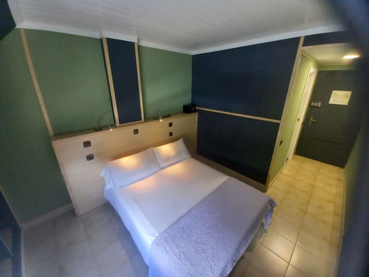 Hmc K-ena 3 Estrellas Hotel  Céntrico En Andorra. - Andorra la Vieja