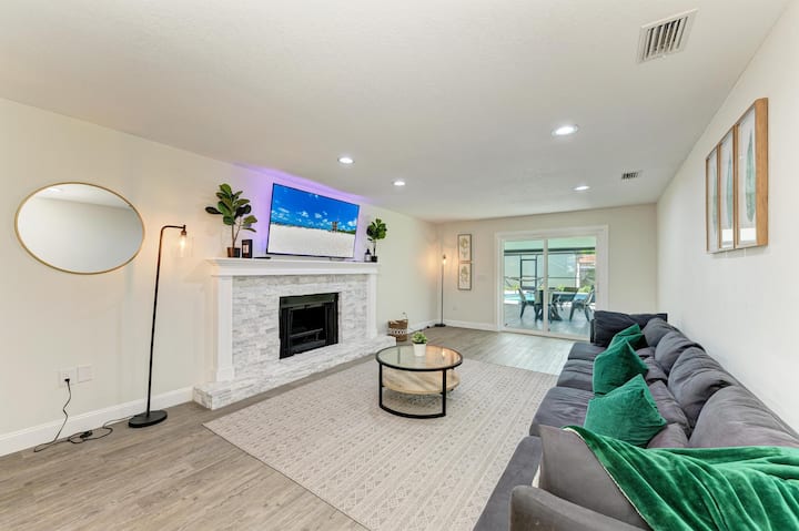 Sleeps 8-walk To Bucs Stadium-raymond James-pool - Tampa, FL