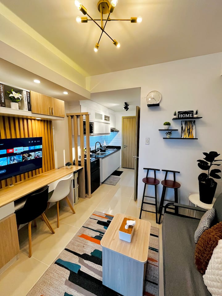 The Breezy Cradle (City View) - Manila