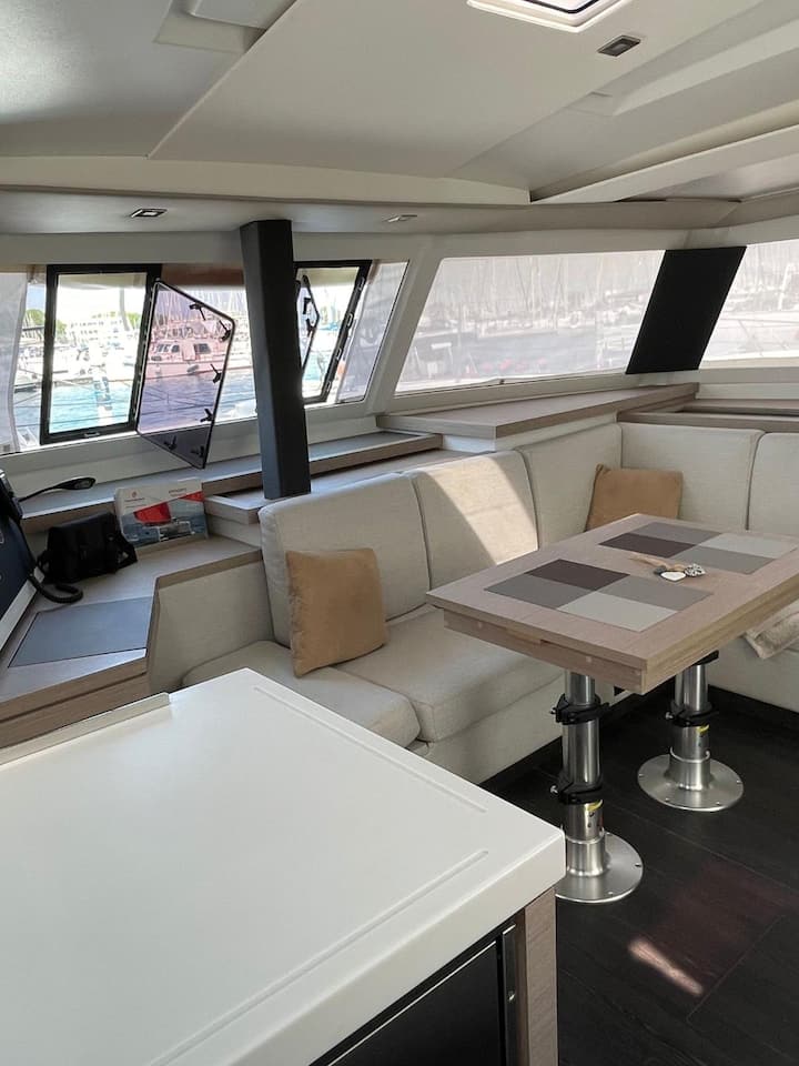 Logement Insolite - Catamaran - Plage de Roccapina