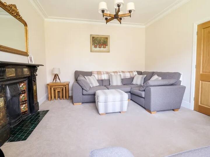 Detached Cottage In Snowdonia With Hot Tub - Betws-y-Coed