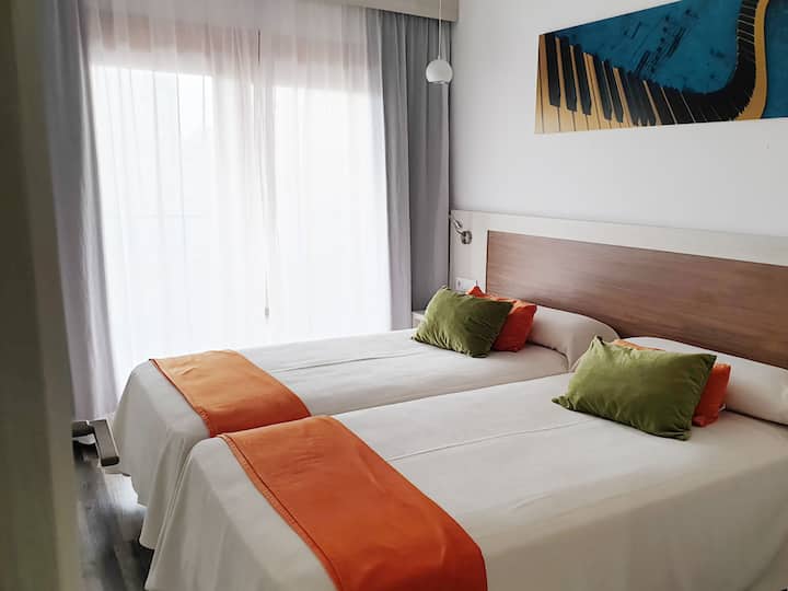 Apartamento En Un Apartohotel (Benidorm) - Benidorm