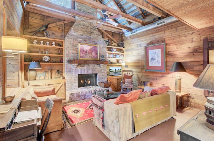 The Barn At Linwood - A Unique Summerville Getaway - Summerville, SC