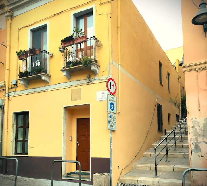 Suite-apartment San Giovanni - カリアリ