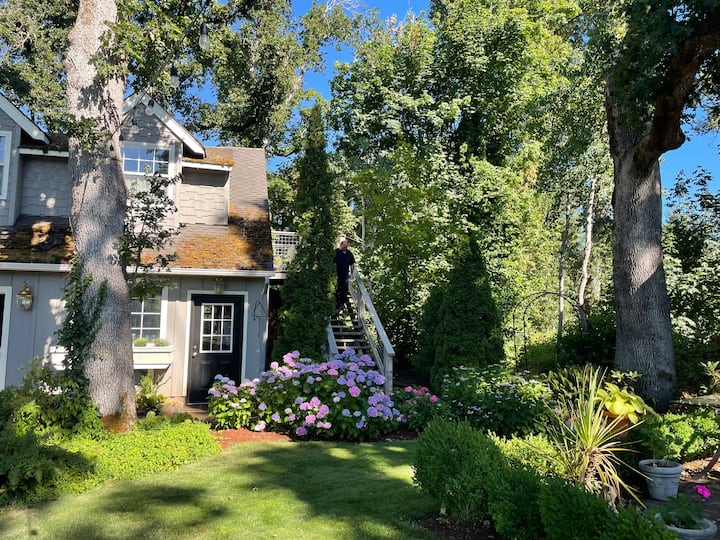 Abiqua Carriage House - Silverton, OR