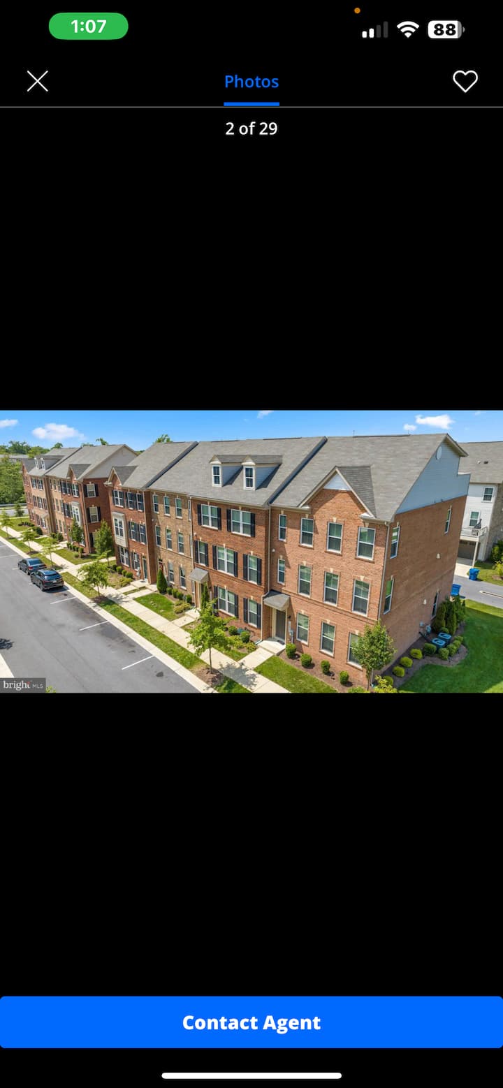 Family Townhome Near Dc | Pool & Childcare - Waldorf, MD