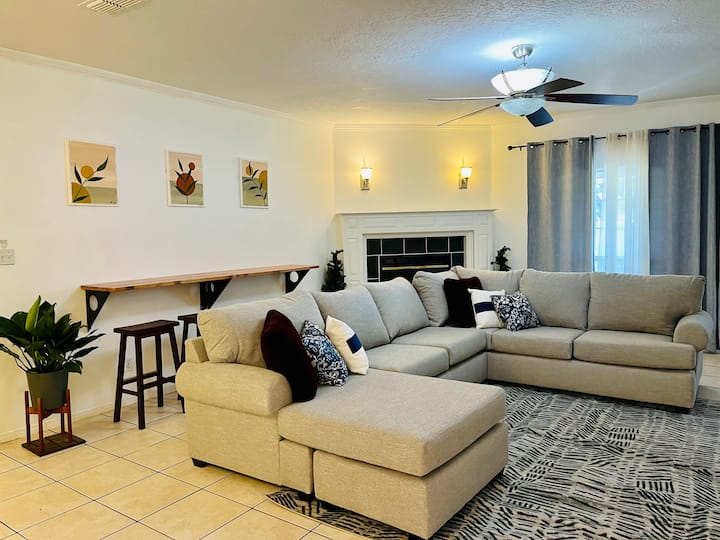 Modern Bright Bedroom # 1 (Not Entire House) - Hobbs, NM