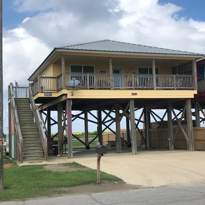Stylish Family Friendly House Close To The Beach - Holly Beach, Cameron
