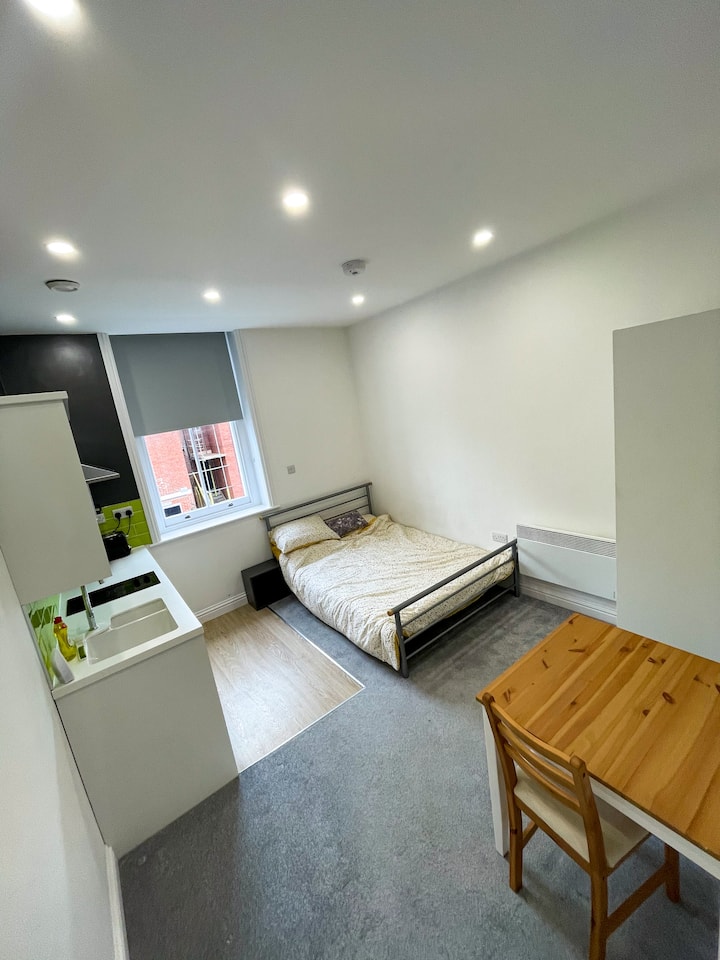 Self-contained Studio - Southsea