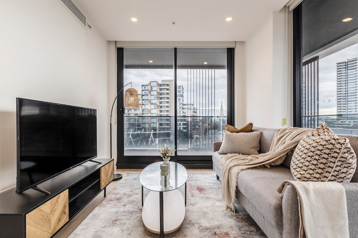 Sunlit & Sleek Condo In Lively St Kilda - Melbourne