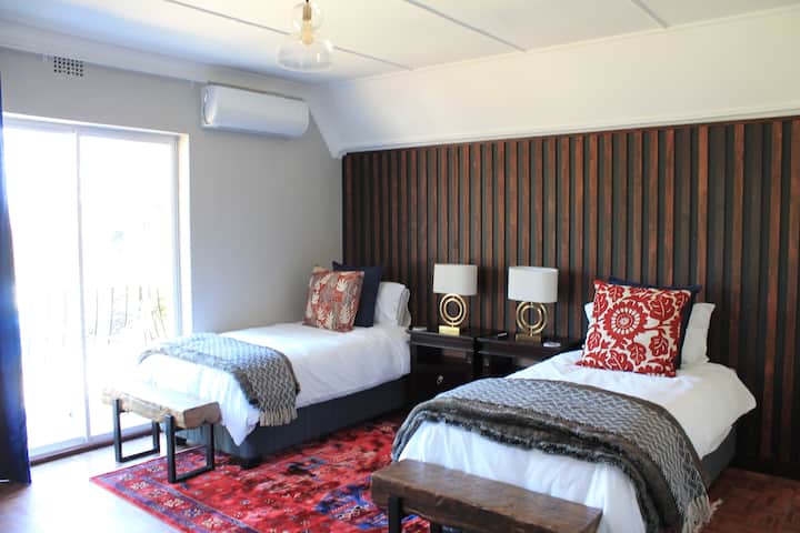 Wild Tree Lodge-king Suite With Luxurious Bathroom - Benoni