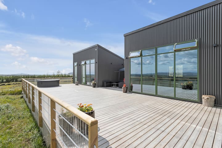 Serene Summerhouse With Sauna - Islande