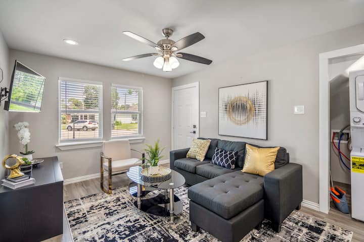 Stay At The Hideaway, Sleeps 16 - Houston, TX