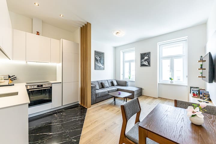 Contemporary Vienna - New Apartment Next To Tram - Wien