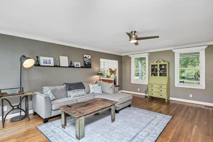 Forest Acres 5br Home W/ Private Pool & Pool House - Columbia, SC