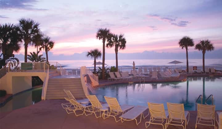 Relaxing 3-bedrm Along The Shore - Ormond Beach, FL