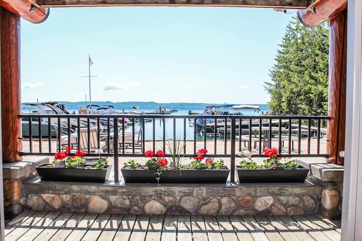 Suite #2 - South Manitou - Glen Arbor, MI