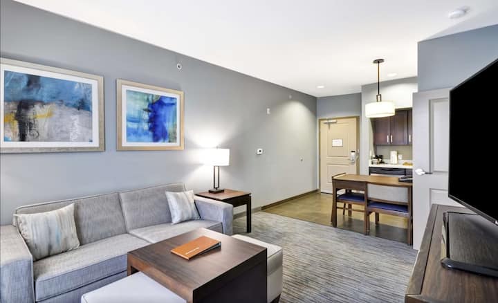 Studio Home Suites In New B, Texas - New Braunfels, TX